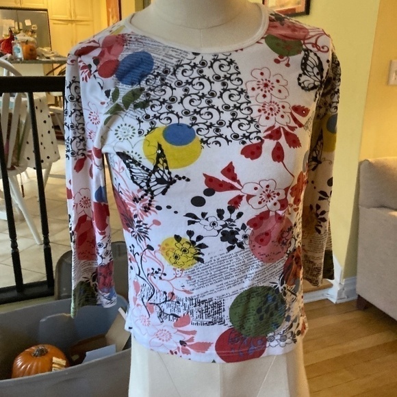Monterey Bay | Tops | Cute Tshirt With Sequins 3 For 5 | Poshmark